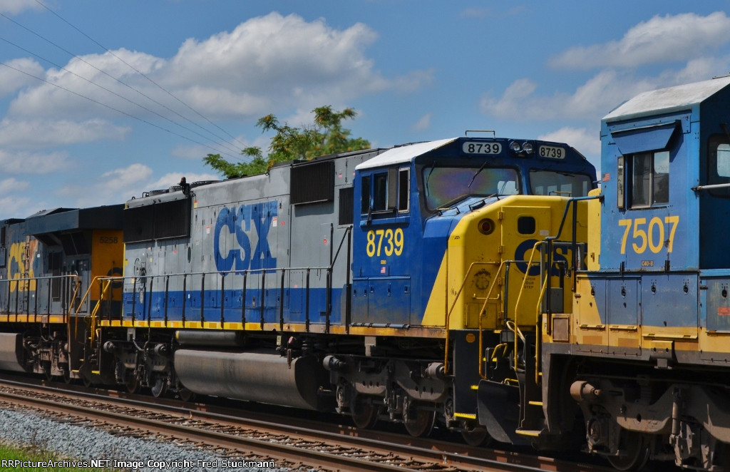 CSX 8739